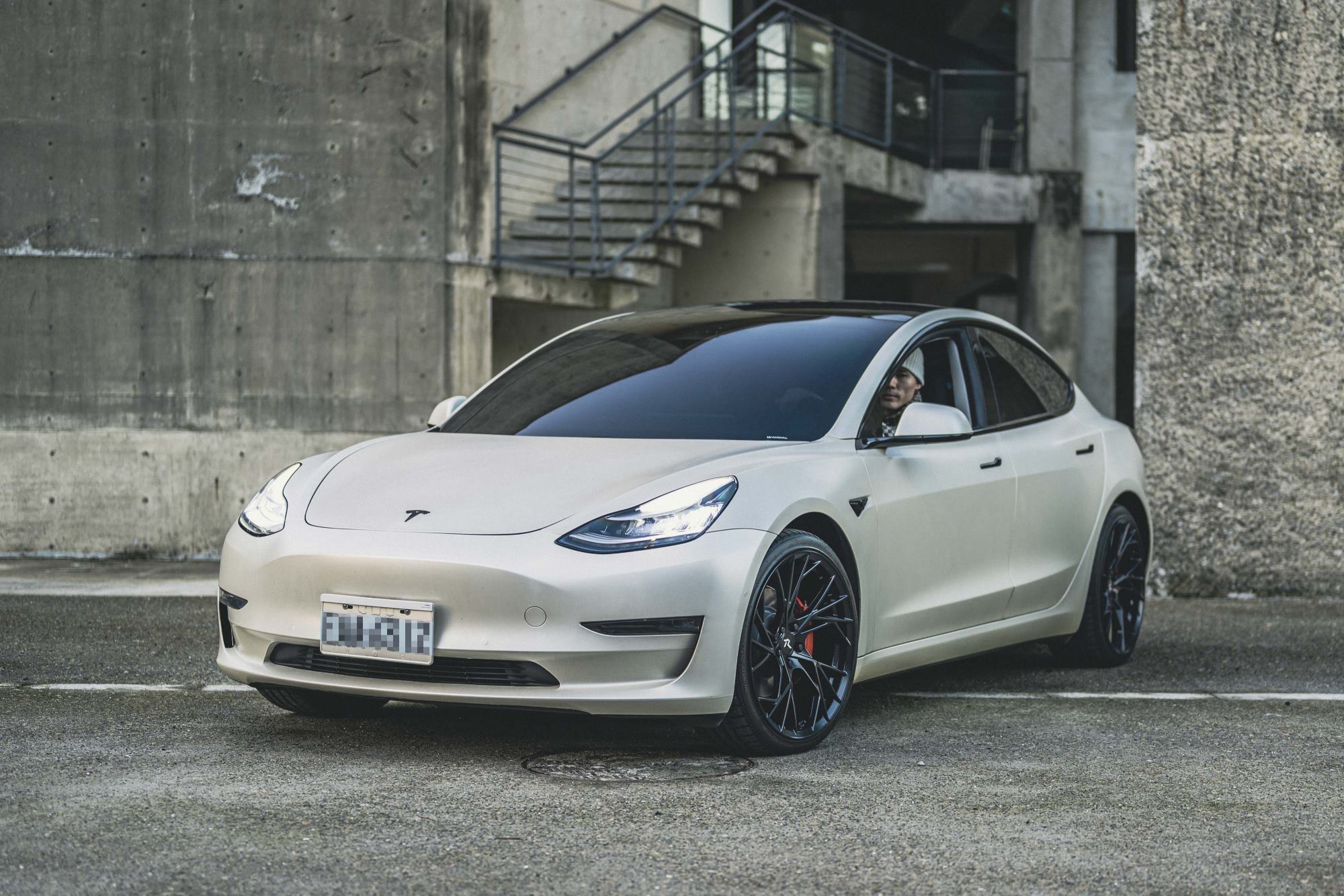 Model2 – TESLA Model3 – RYZEN WHEELS